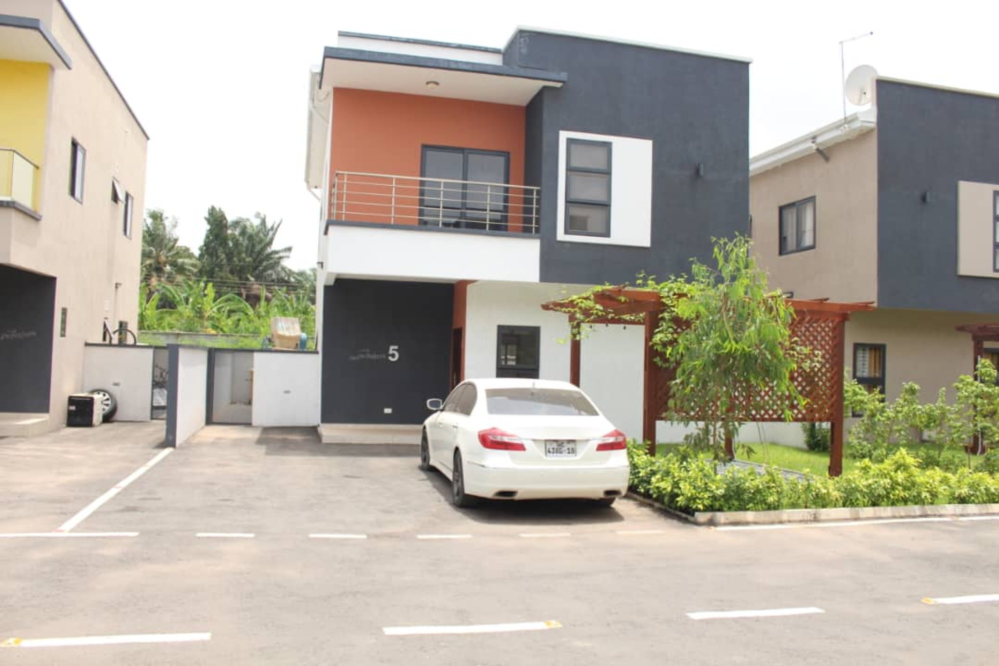 Adenta Townhouse